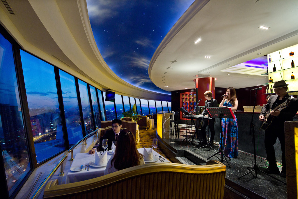 The Top 8 Revolving Restaurants in Beijing - La Vie Zine