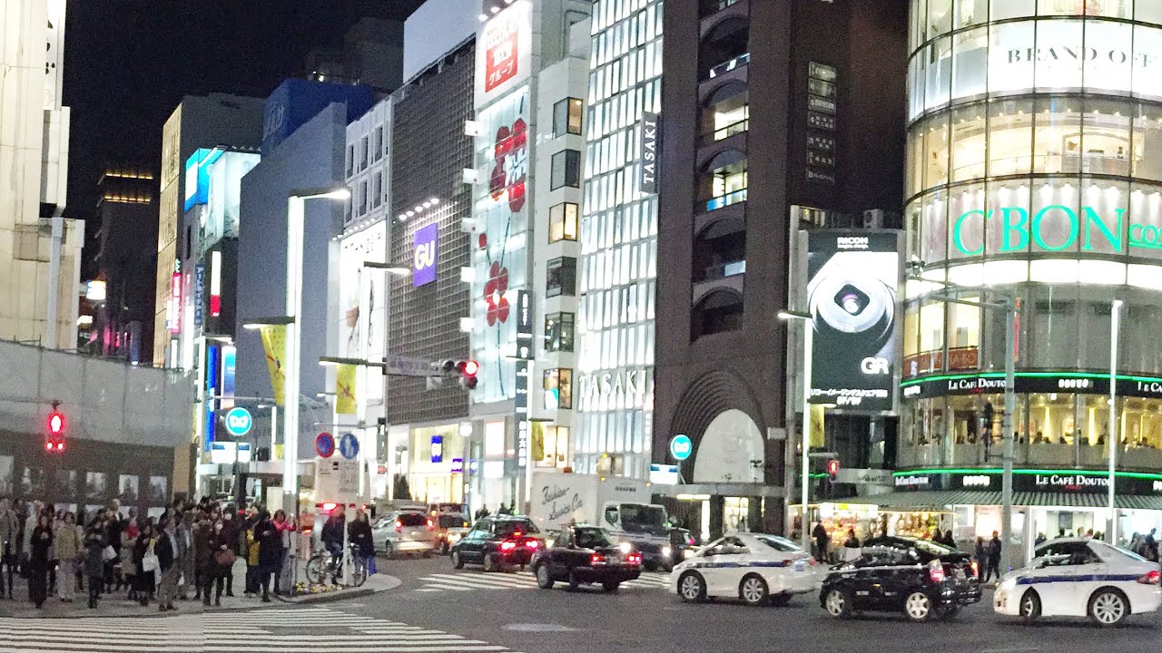 Shibuya Famous Crossing Main Street in Tokyo in Slow Motion - La Vie Zine