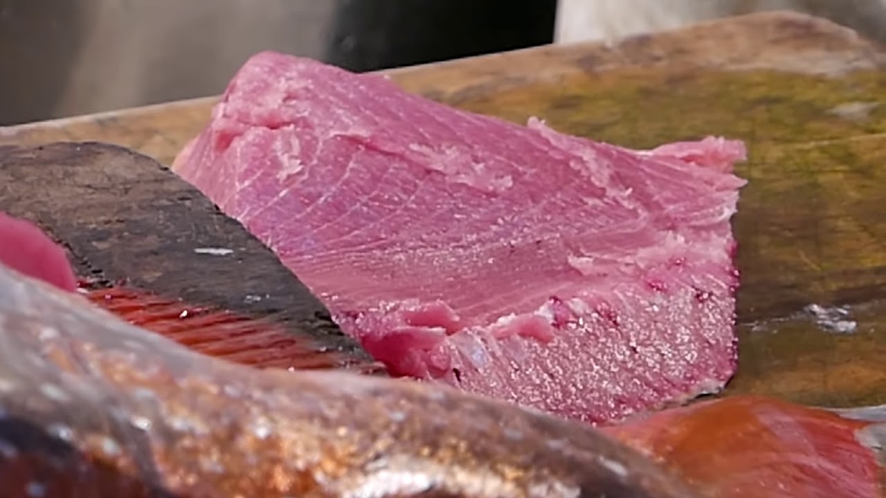 Japanese Street Food, GIANT SUNFISH Mola Mola Tokyo Japan, Travel ...