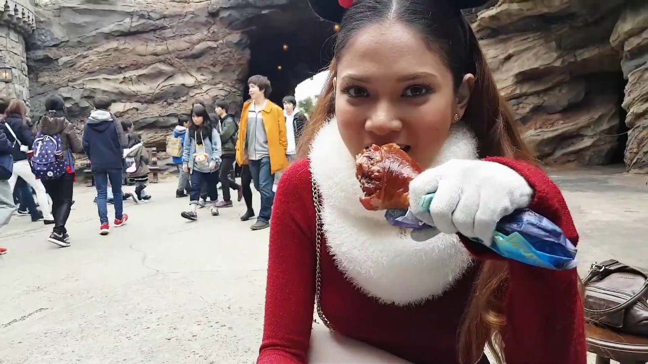 tokyo japan diary part 1: shinjuku, disney sea & hooters! - La Vie Zine