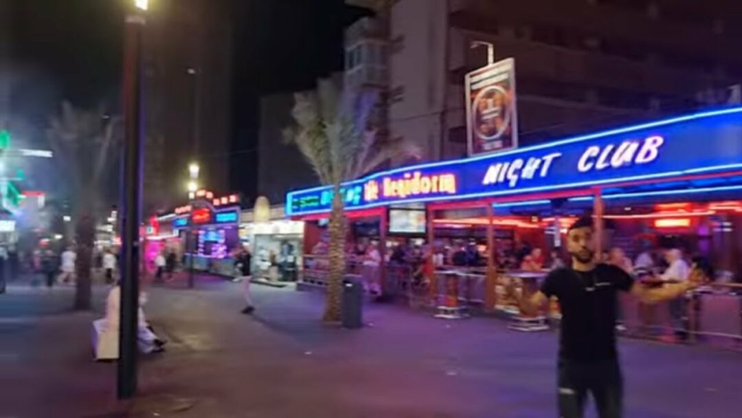 BENIDORM British Square - WARNING It's Midnight Nightlife..... - La Vie ...