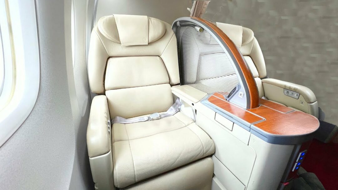 Flying First Class Domestic on Japan Airlines | Tokyo - Osaka - La Vie Zine