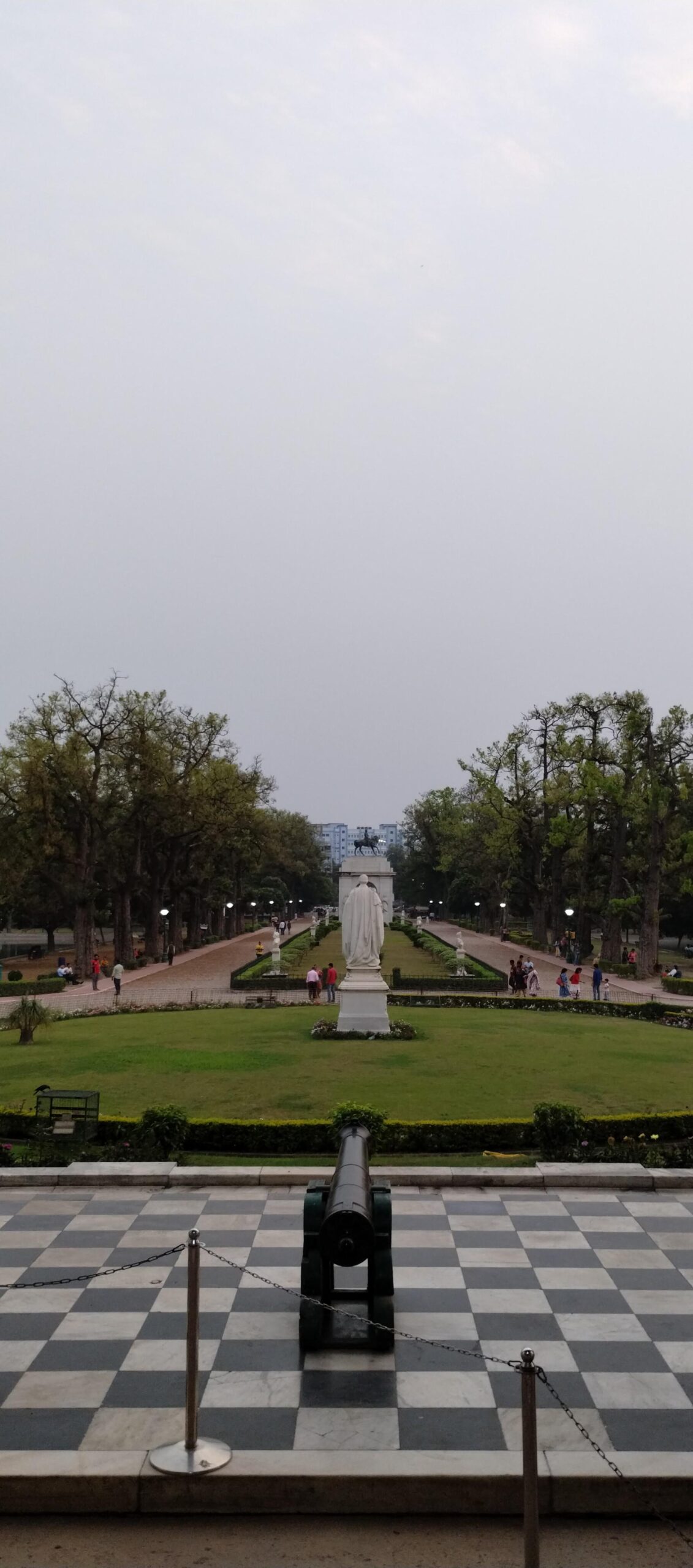 Lord Curzon Statue, South Gate of the Victoria Memorial, Kolkata, India ...