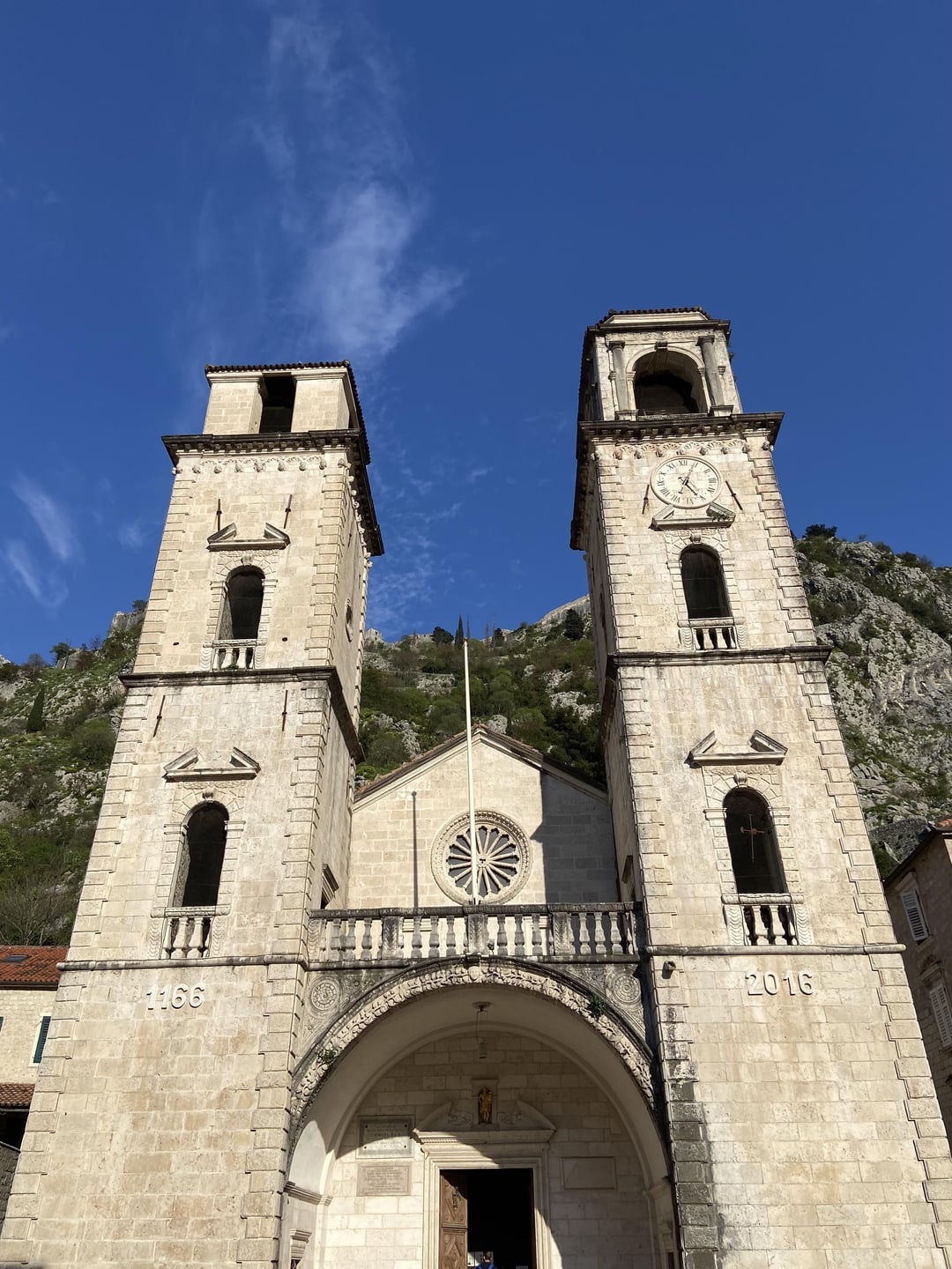 A town full of cats (Kotor, Montenegro) - La Vie Zine