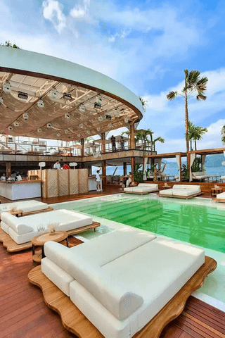 World’s Newest Floating Beach Club Must Be on Your Bucket List - La Vie ...