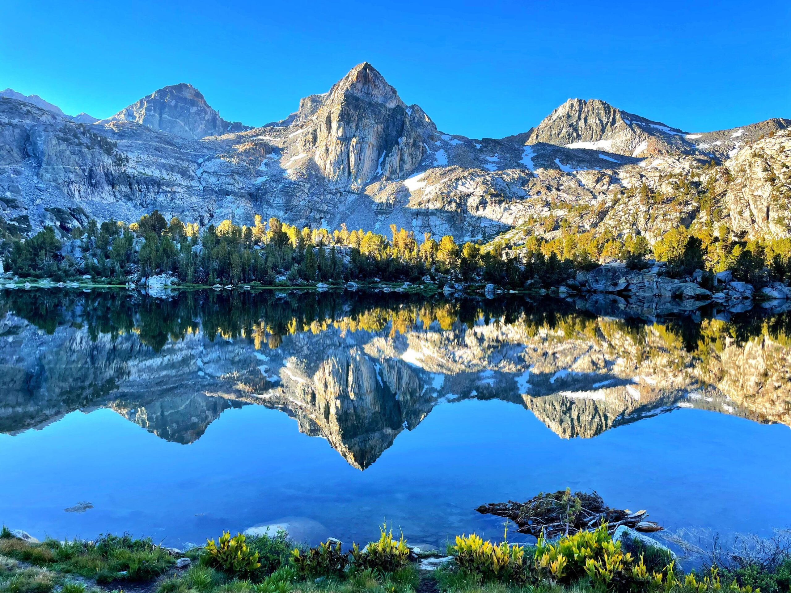 Middle Rae Lake, looking back at Glen Pass - La Vie Zine
