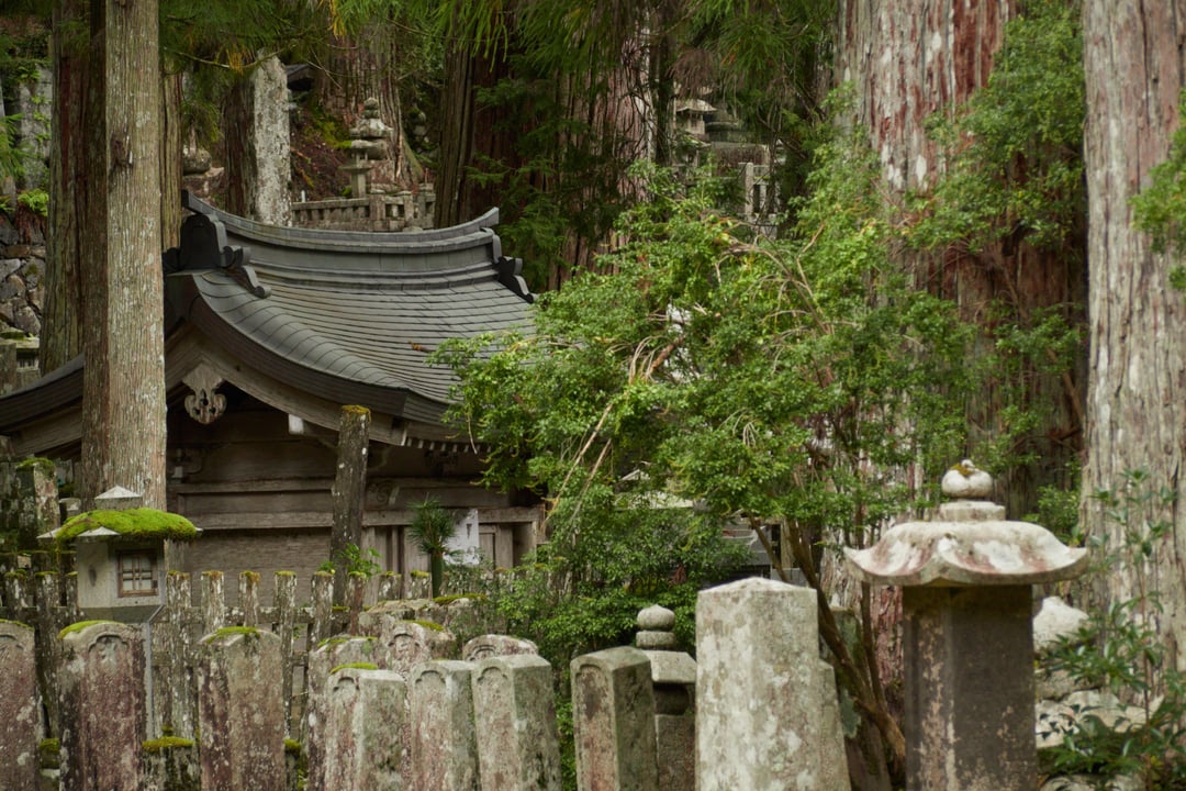 Okuno-in, Koyasan, Japan - incredible atmosphere through Japan's ...