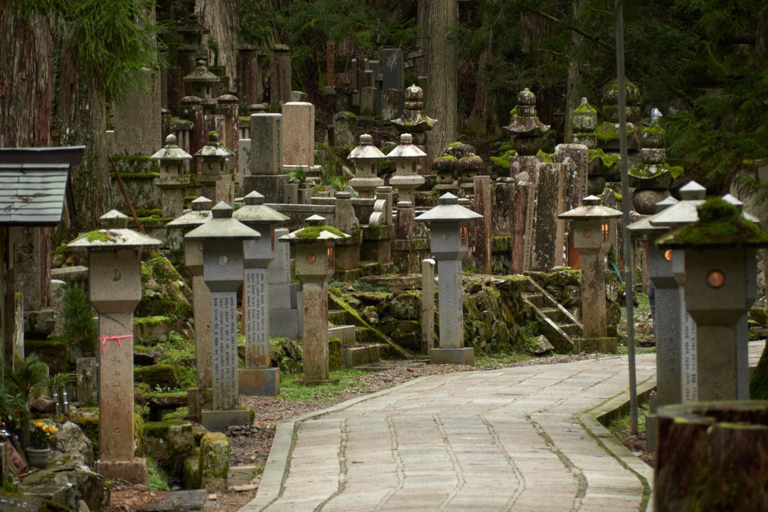 Okuno-in, Koyasan, Japan - incredible atmosphere through Japan's ...