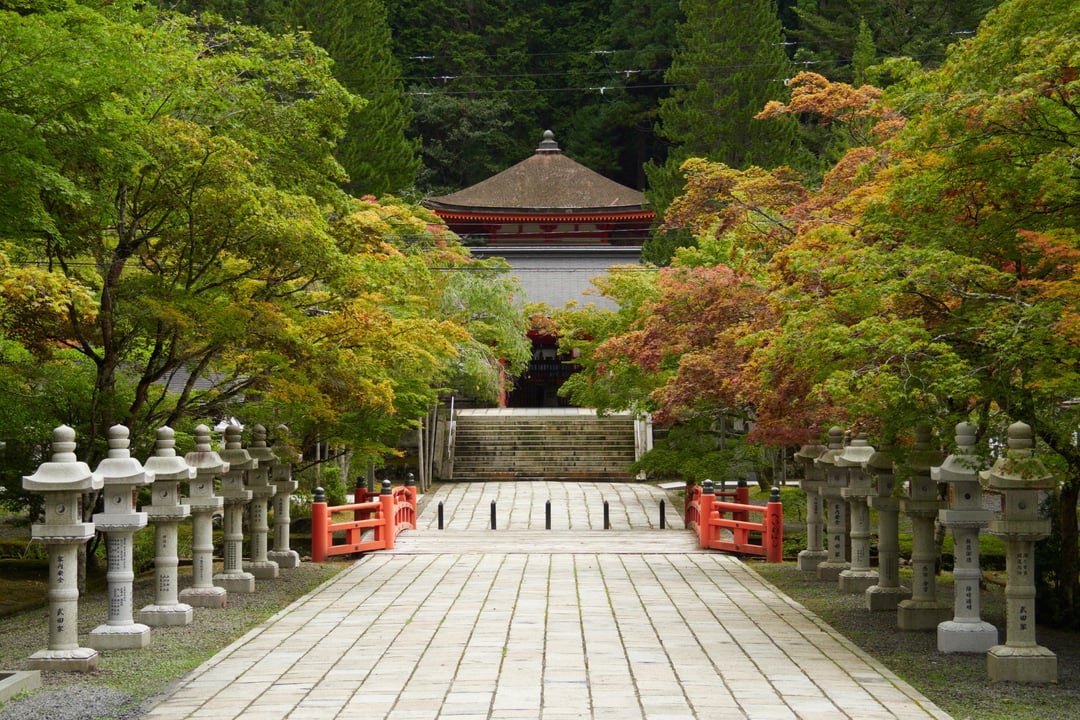 Okuno-in, Koyasan, Japan - incredible atmosphere through Japan's ...