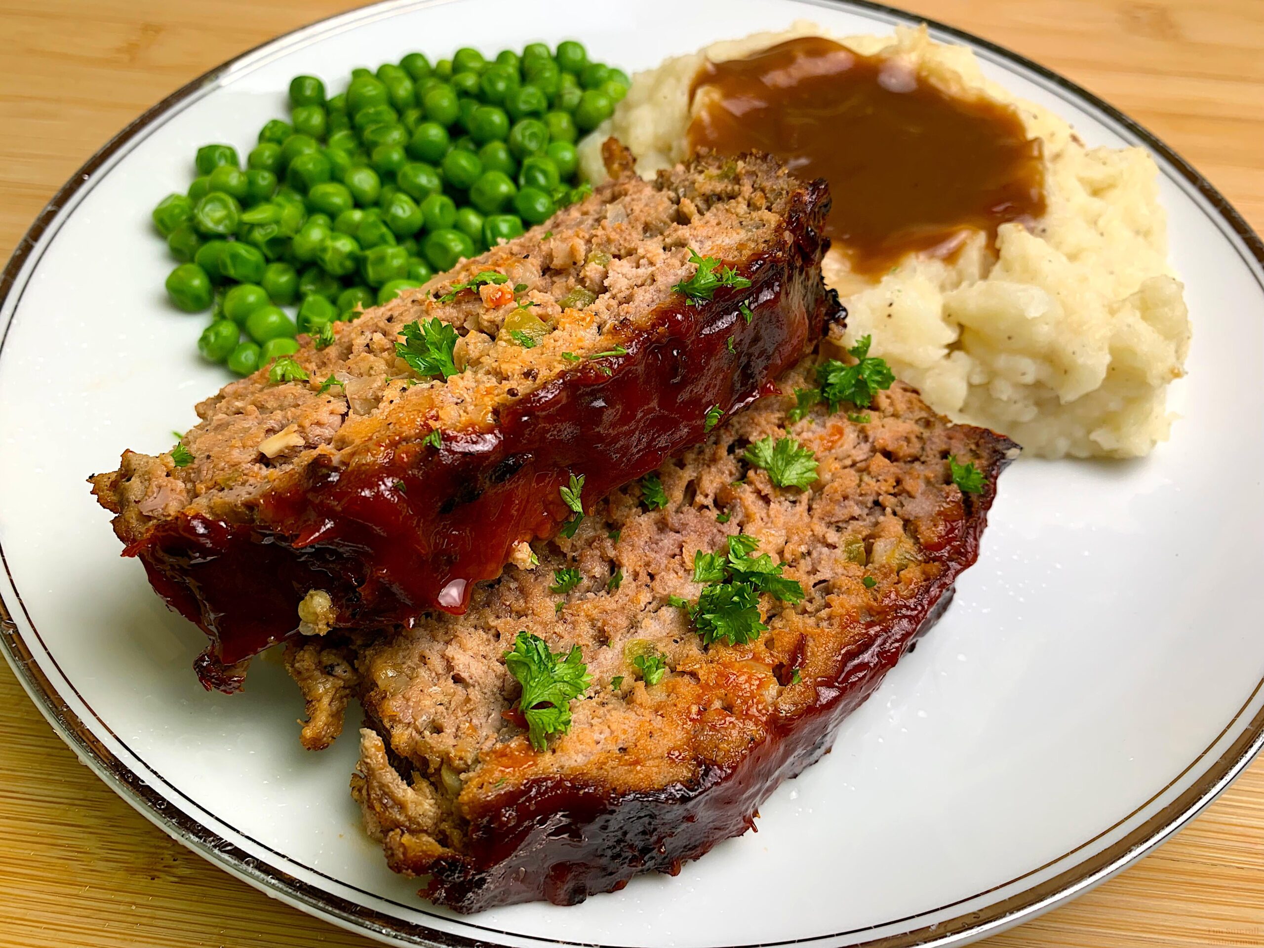 Meatloaf with Mash and Peas - La Vie Zine