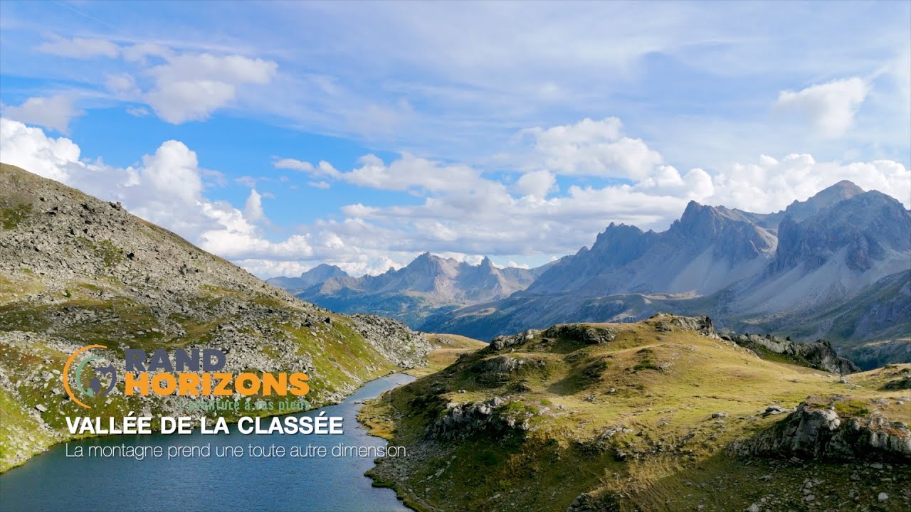 A Névache, dans la vallée de la Clarée, la montagne prend une toute ...