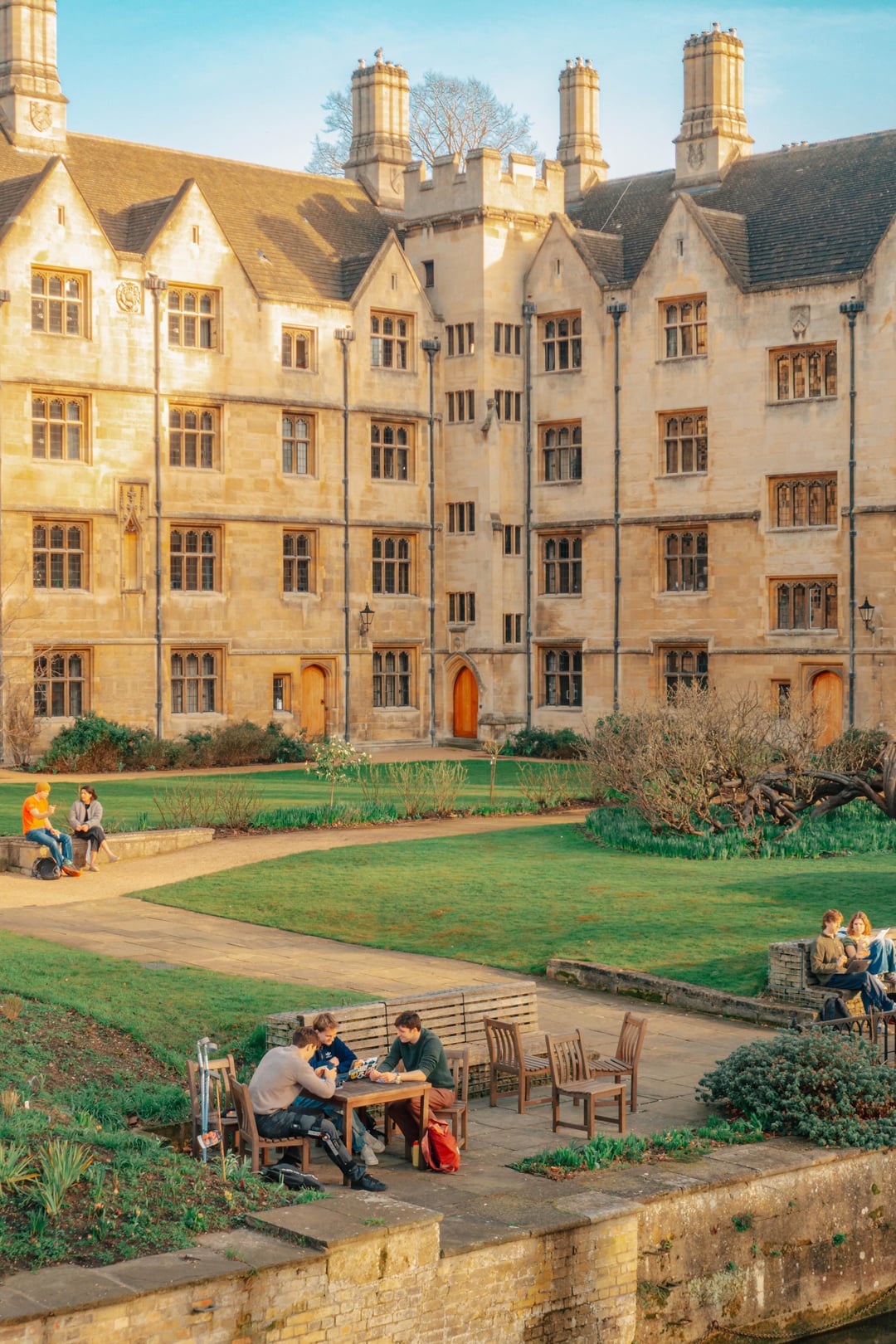 Early Spring in Cambridge, England (March 2026) - La Vie Zine